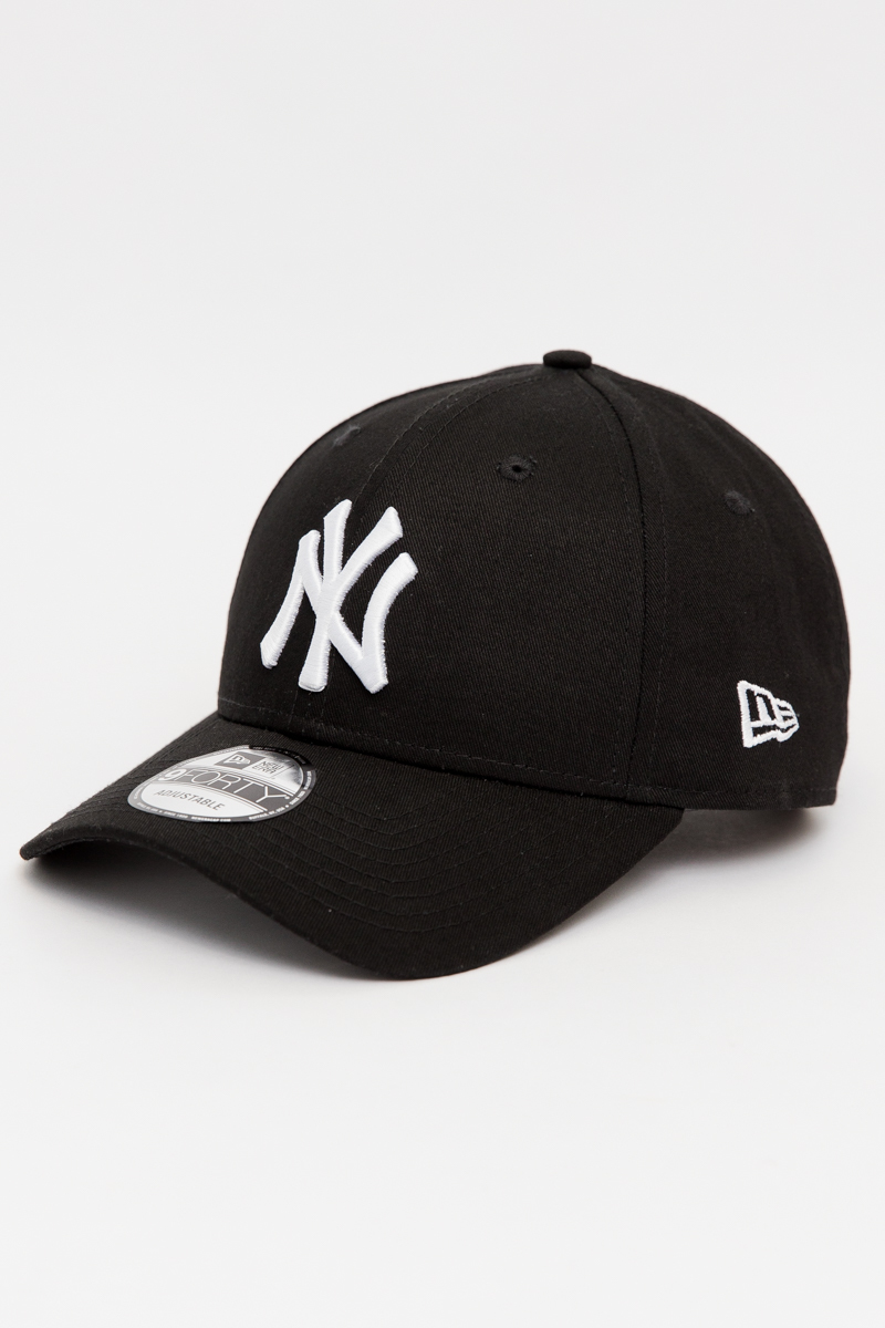 Core 9Forty Strapback Cap- Black/White | Stateside Sports
