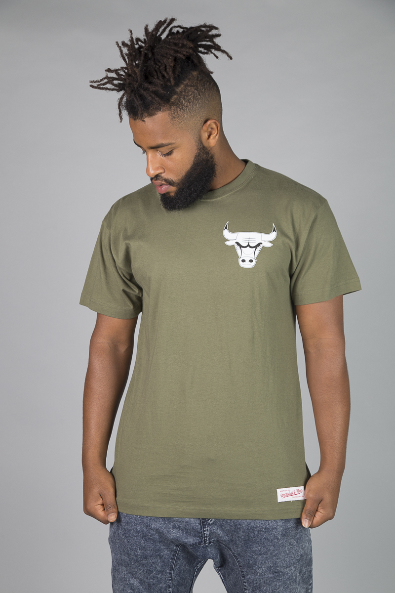 CHICAGO BULLS MONO LOGO TEE - OLIVE MENS | Stateside Sports