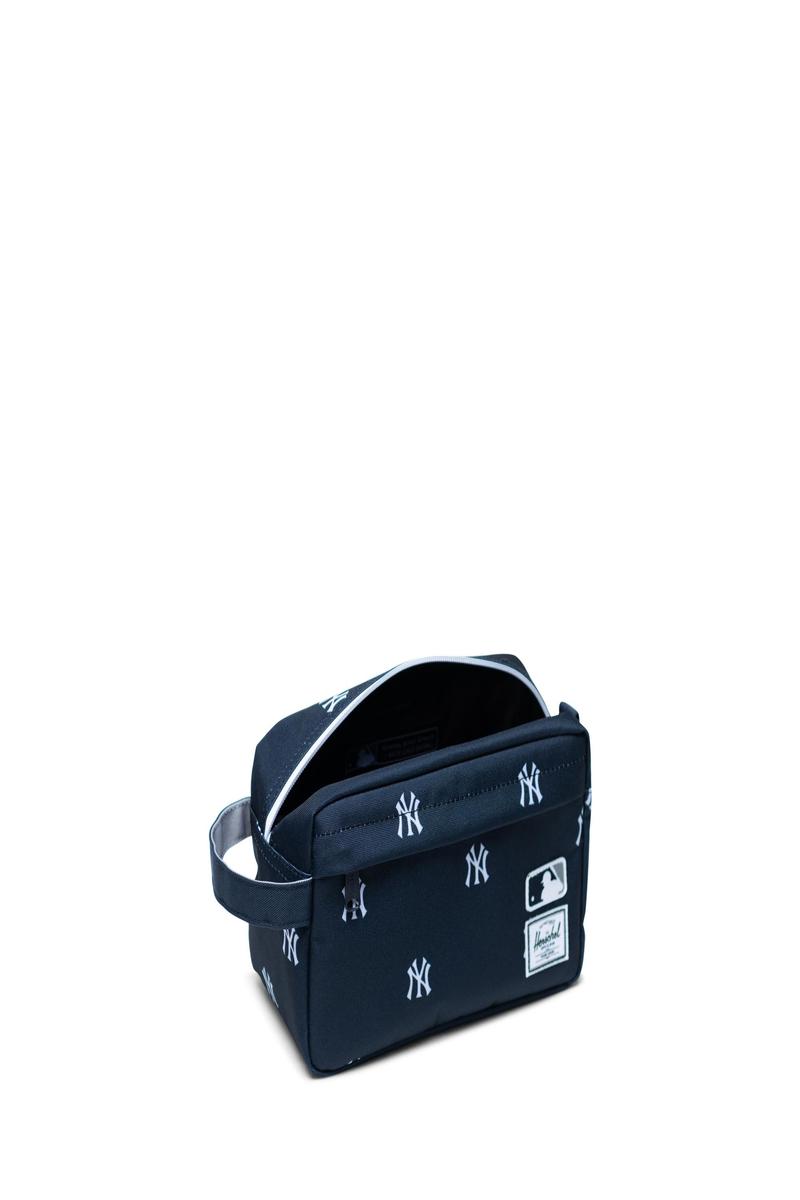 NEW YORK YANKEES HERSCHEL CHAPTER TOILETRY KIT- NAVY BLUE | Stateside ...